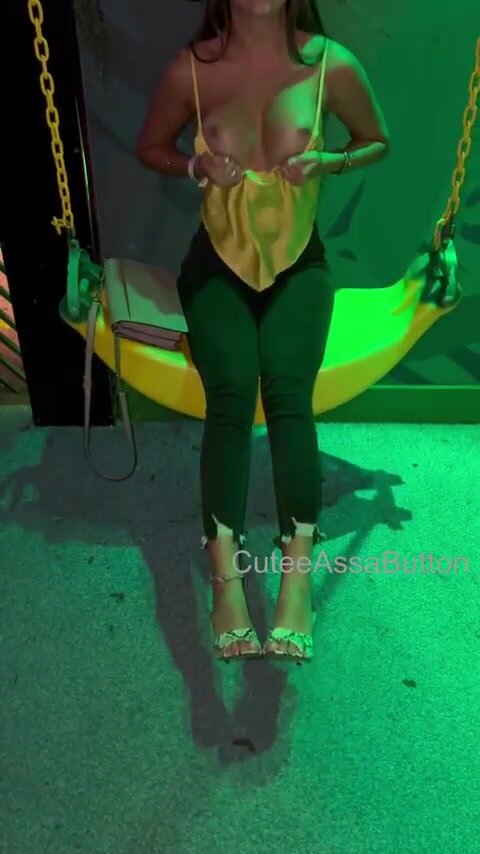 Free Use Slut Tied And Fucked On Sex Swing 